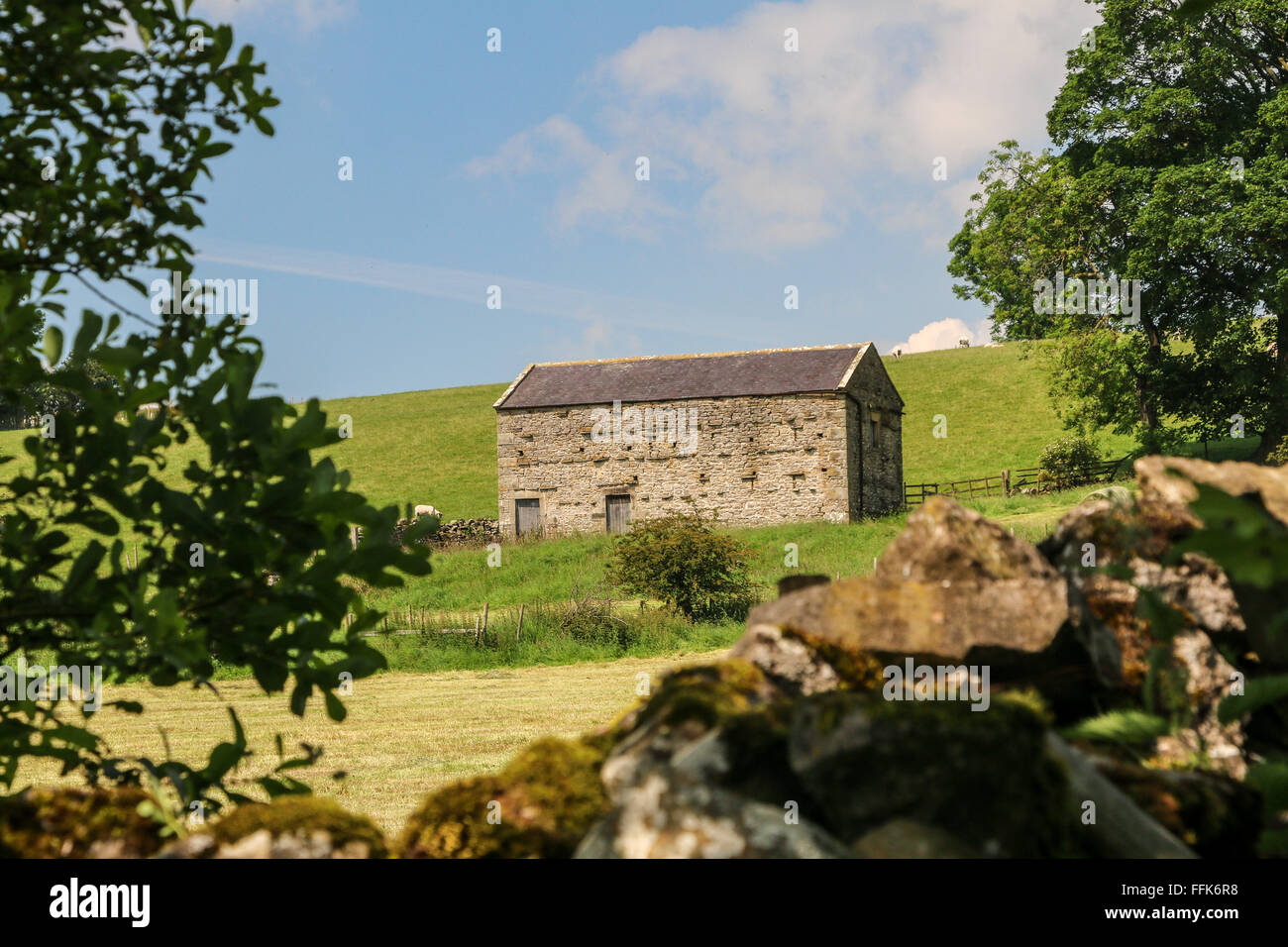 English farmhouse and animals hi-res stock photography and images - Alamy