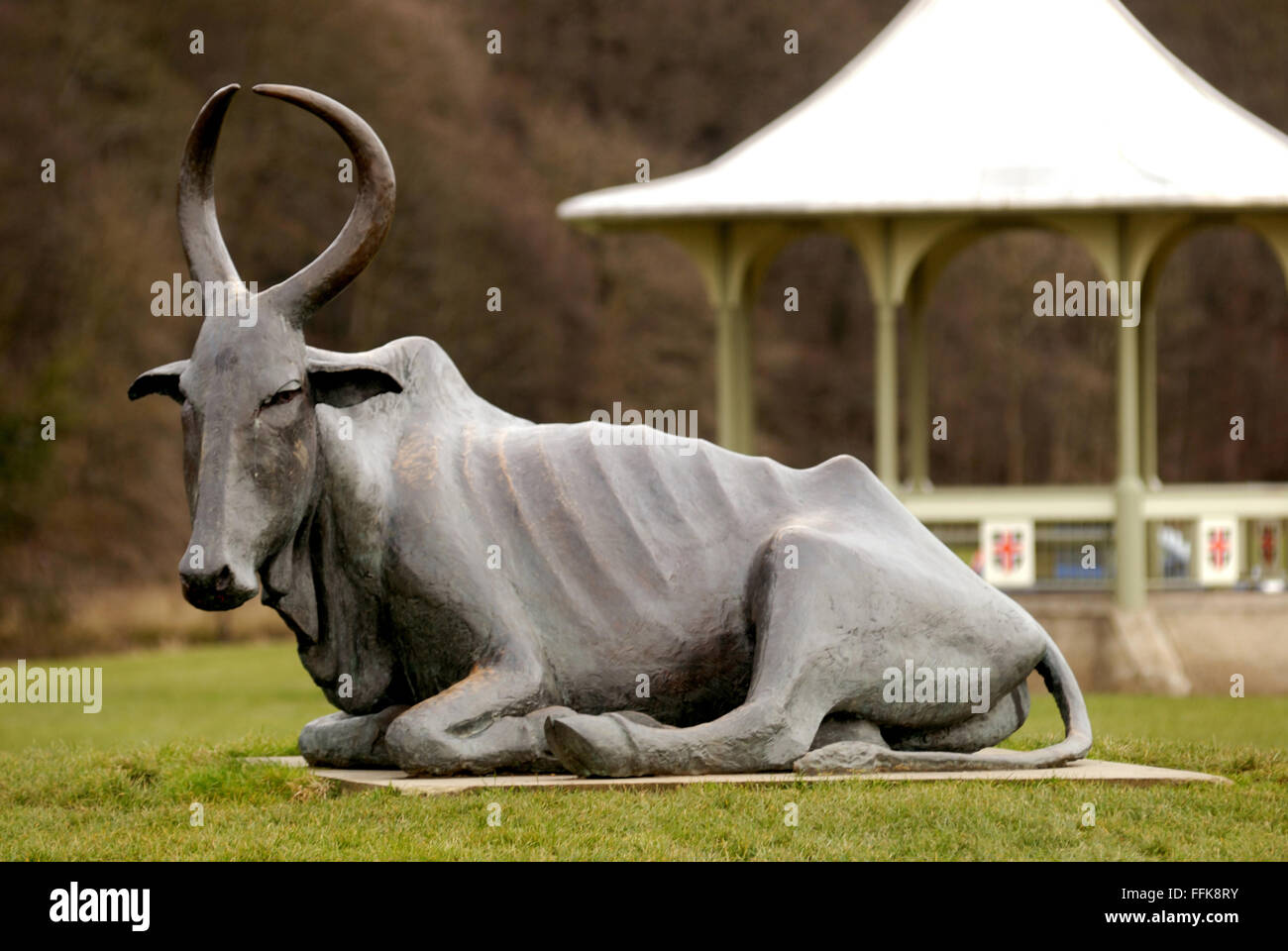 Durham cow sculpture hi-res stock photography and images - Alamy