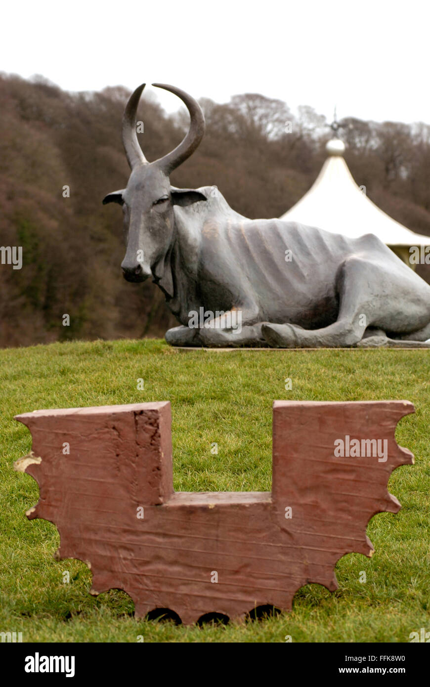 Durham cow sculpture hi-res stock photography and images - Alamy