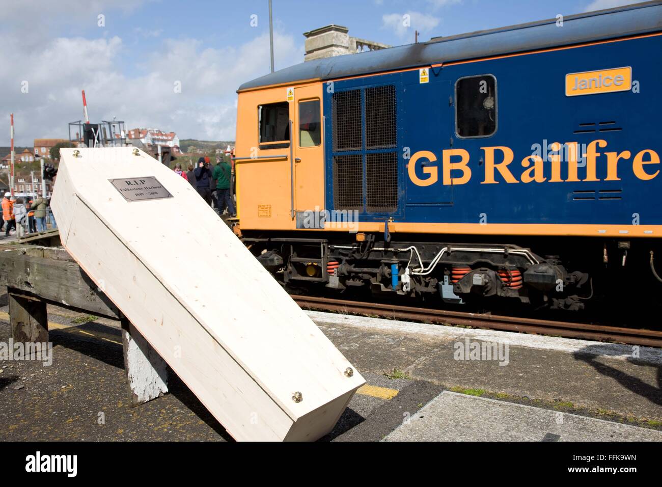 Class 73 locomotive hi-res stock photography and images - Alamy
