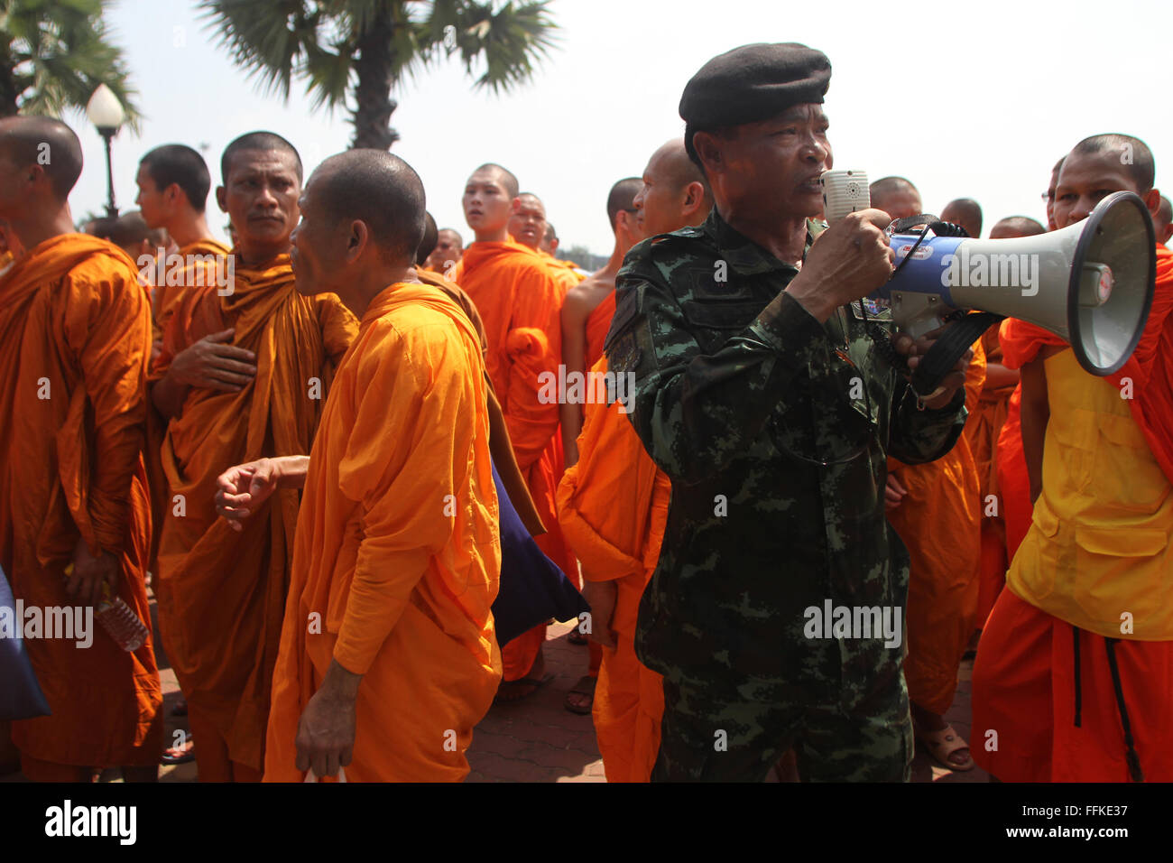 Bangkok, Thailand. 15th Feb, 2016. Buddhist monks scuffled with troops ...