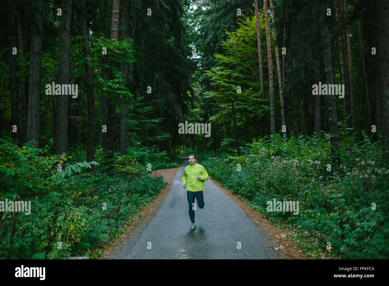 Man running on path hi-res stock photography and images - Alamy