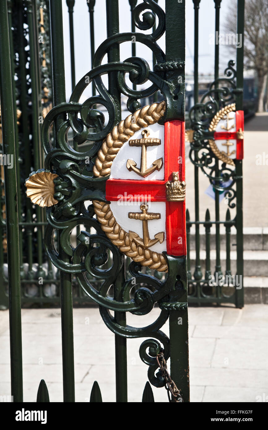 Crest on gates to Greenwich Park, London Stock Photo - Alamy