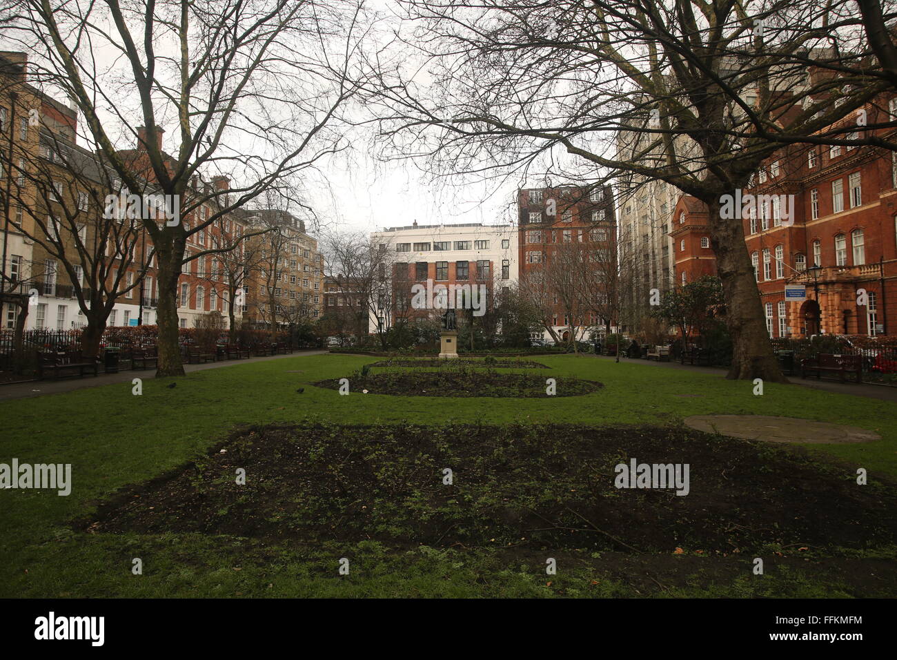 Bloomsbury, Queens Square, London Stock Photo - Alamy