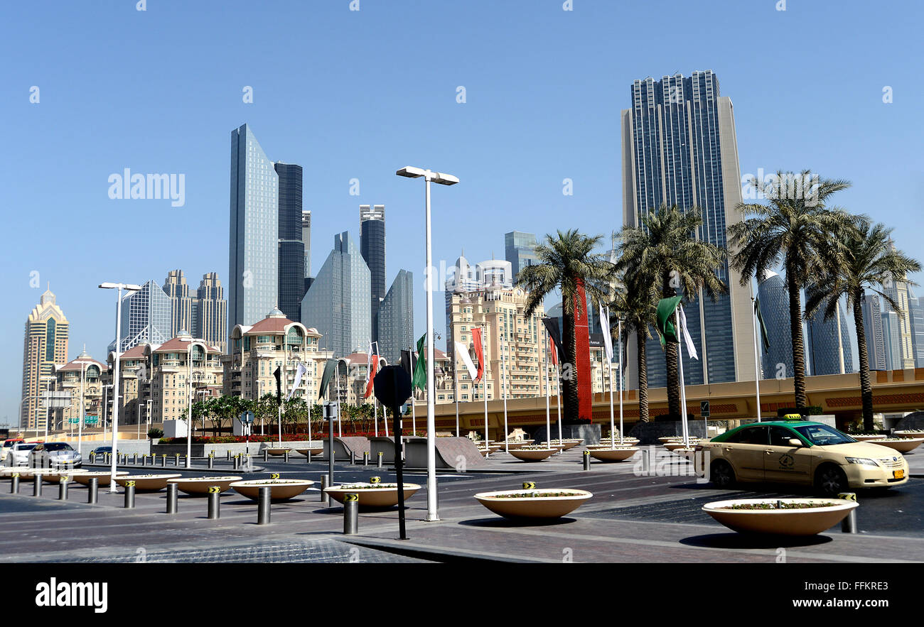 Street scene dubai hi-res stock photography and images - Alamy