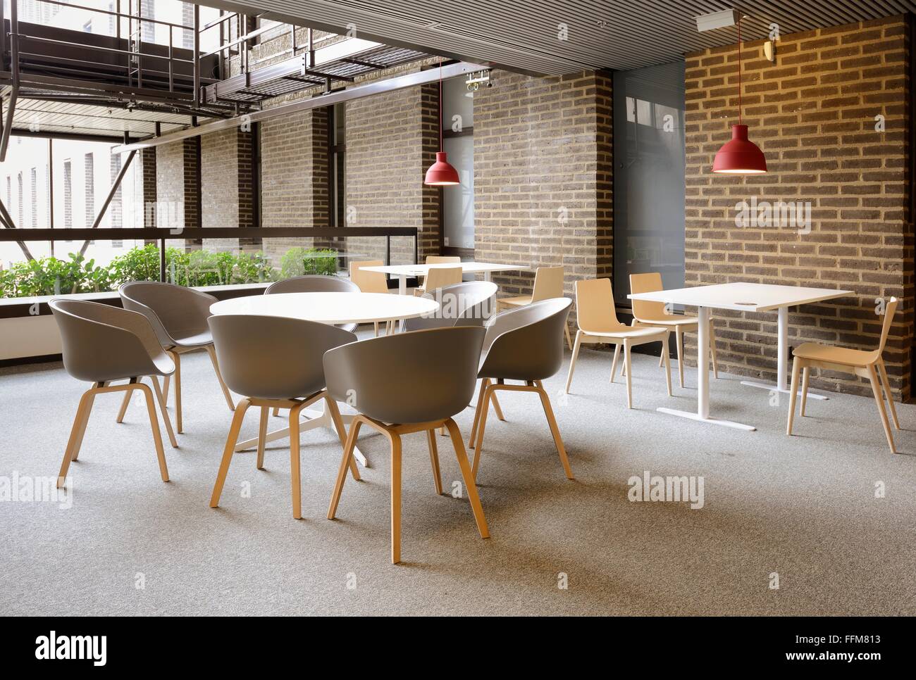 School cafeteria hi-res stock photography and images - Alamy