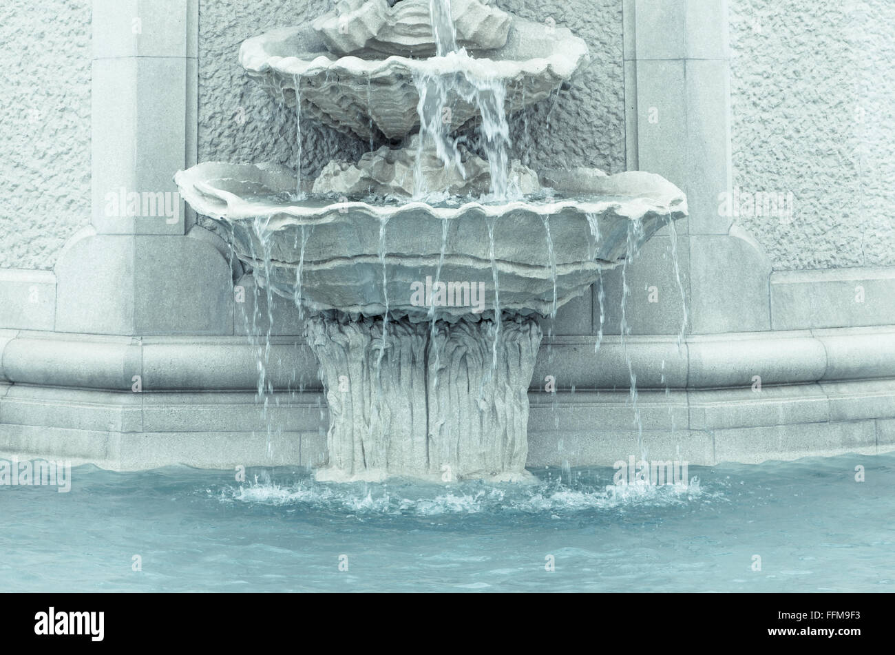 Water pouring sculpture hi-res stock photography and images - Alamy