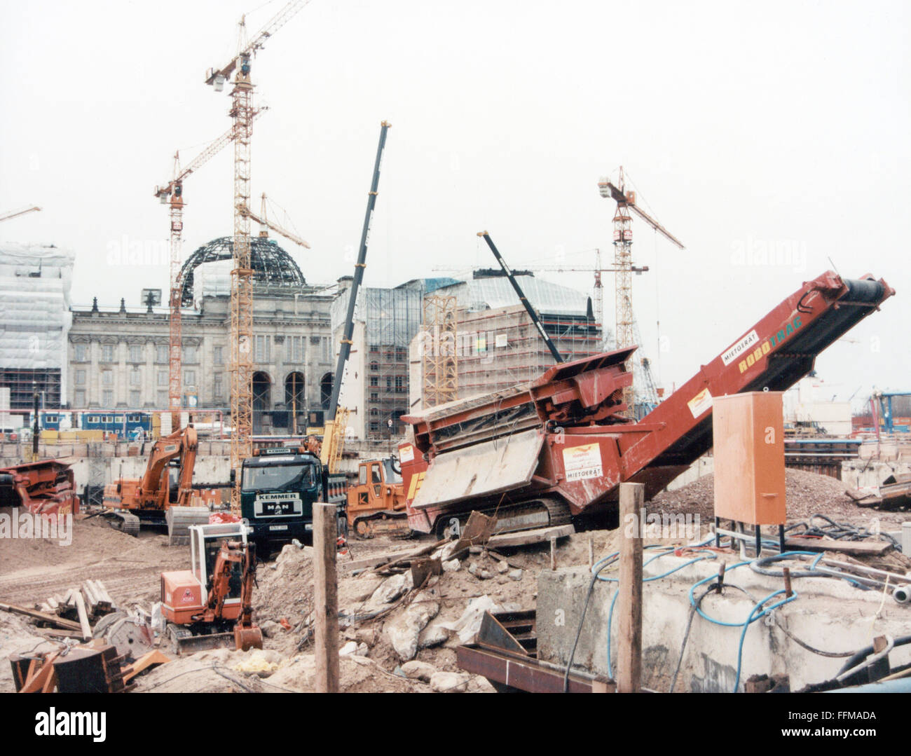 90s architecture hi-res stock photography and images - Alamy