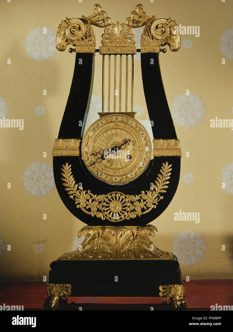 Ebony craft hi-res stock photography and images - Alamy