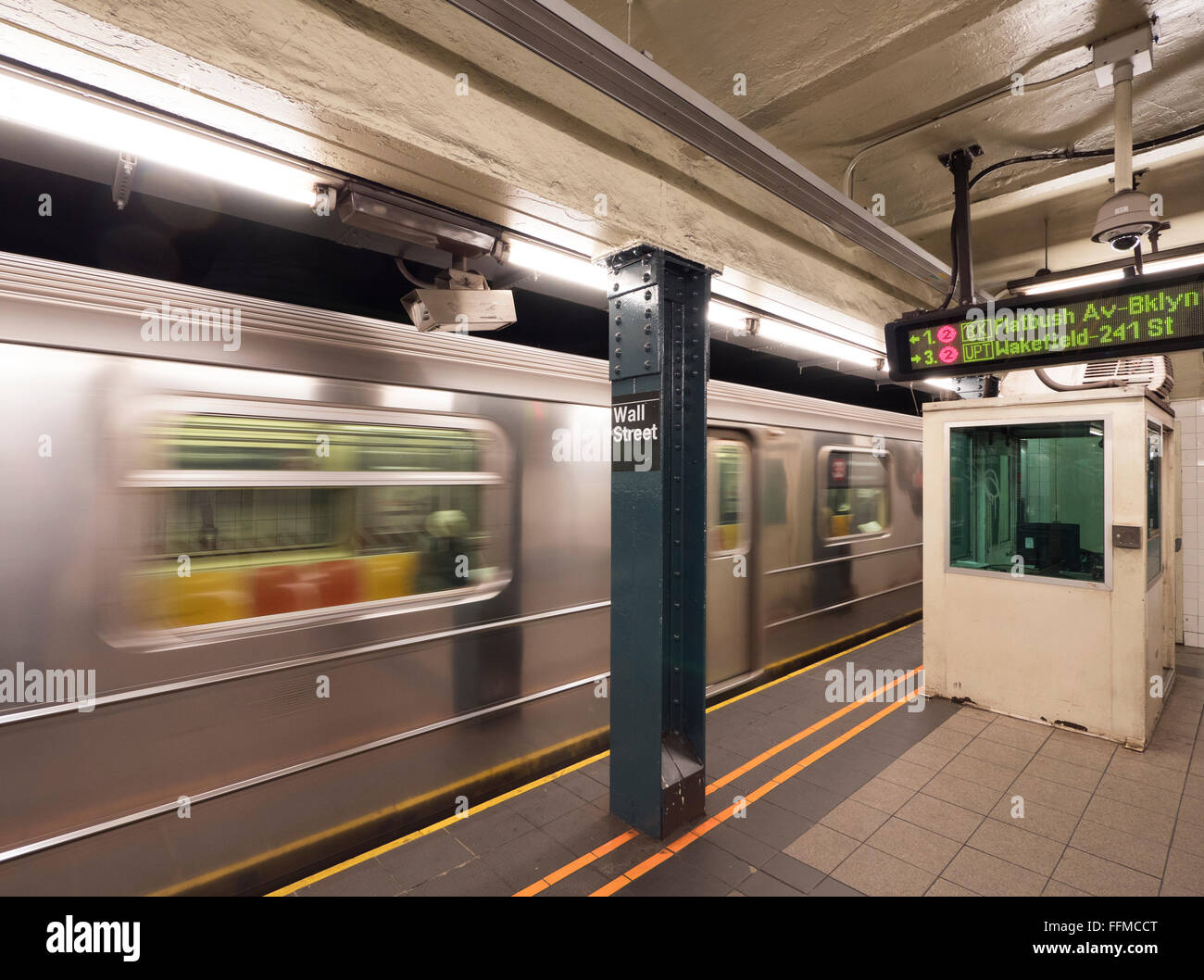 American subway station hi-res stock photography and images - Alamy