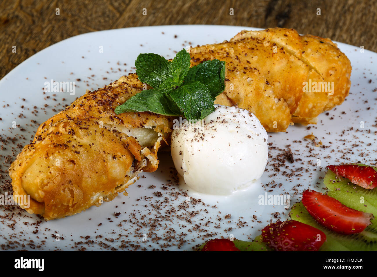 Baked bananas chocolate ice hi-res stock photography and images - Alamy