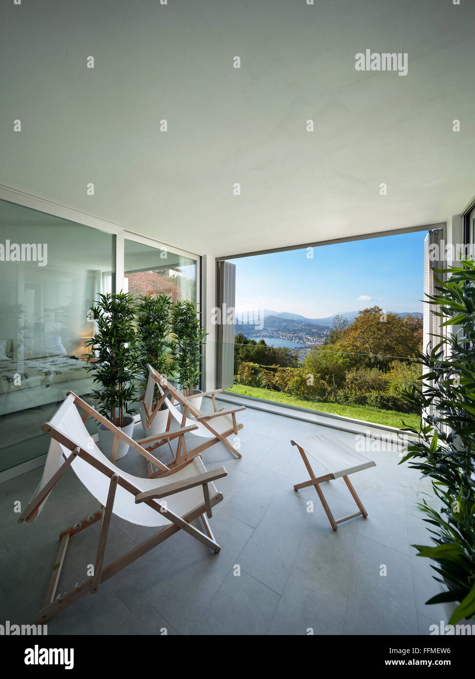 Modern house balcony hi-res stock photography and images - Alamy
