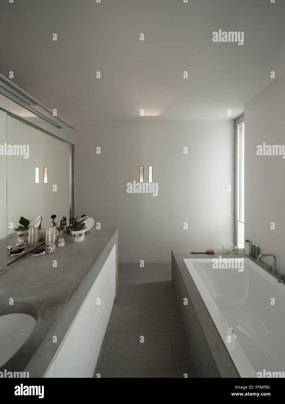 Interior, bathroom of a modern house Stock Photo - Alamy