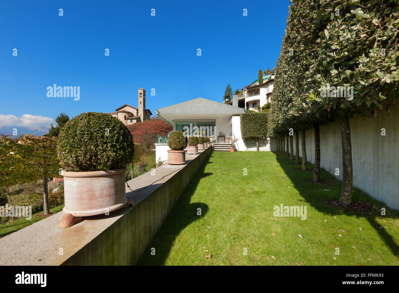 Architecture, modern house, view from the garden Stock Photo - Alamy