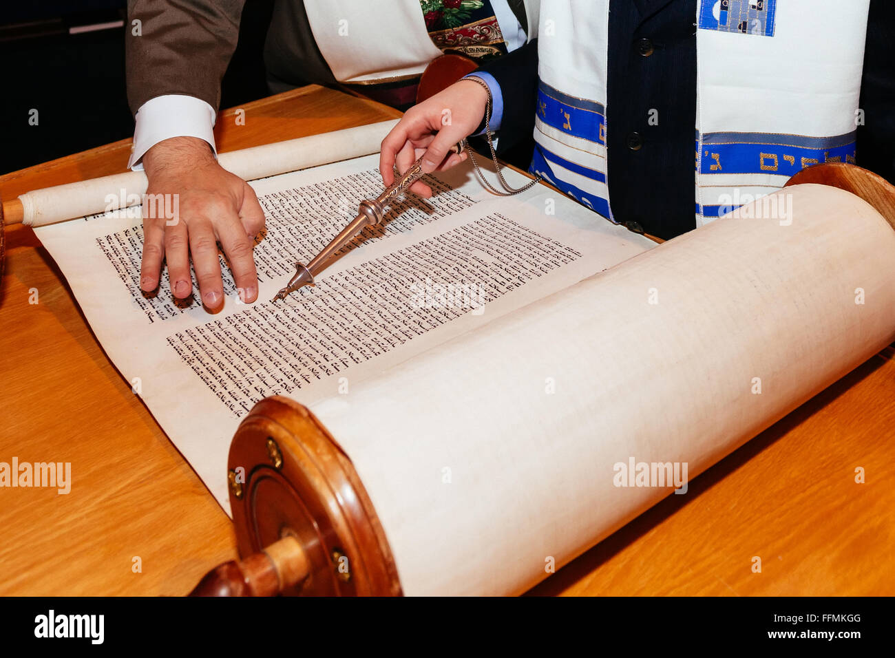 Shema prayer synagogue hi-res stock photography and images - Alamy