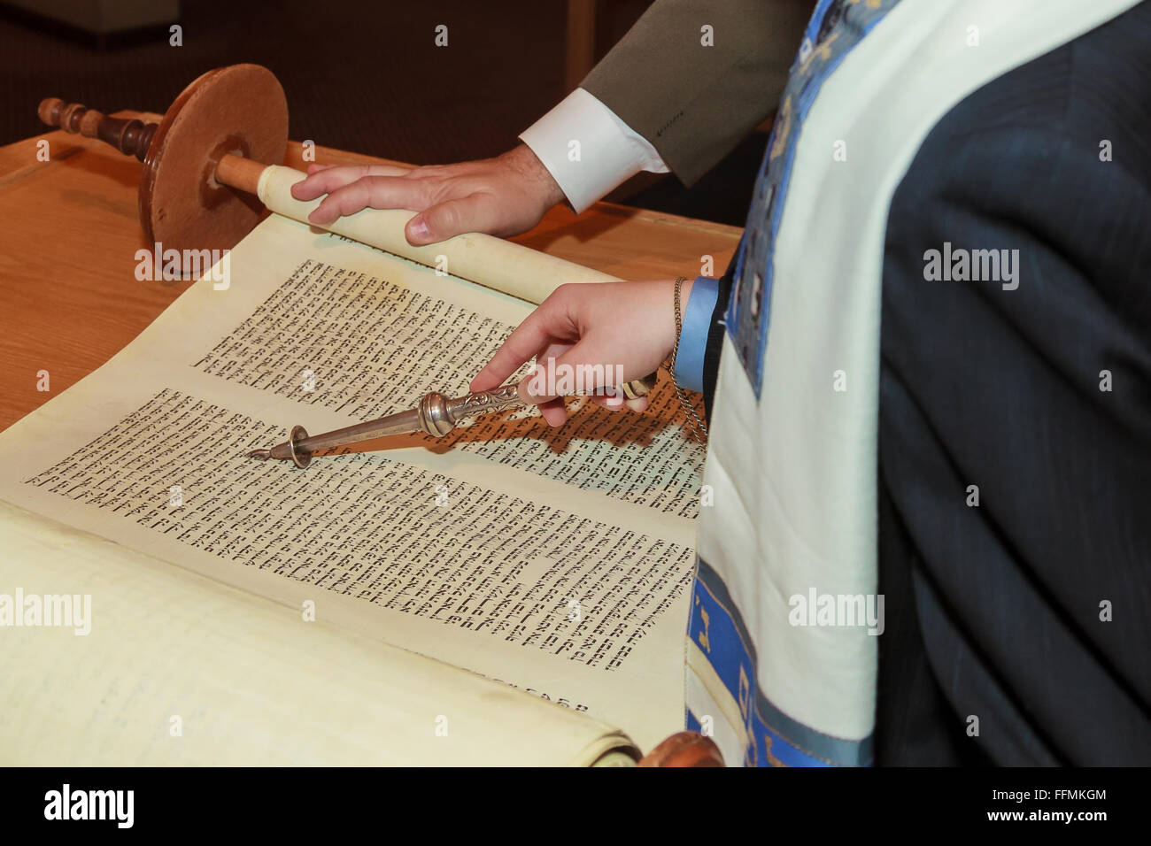 Shema prayer synagogue hi-res stock photography and images - Alamy