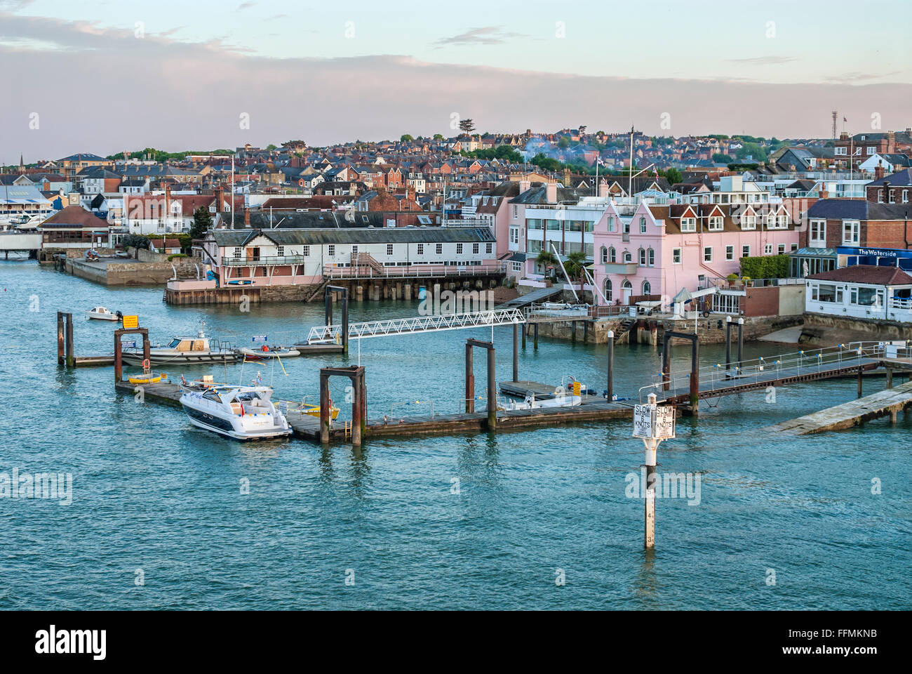 Cowes hi-res stock photography and images - Alamy