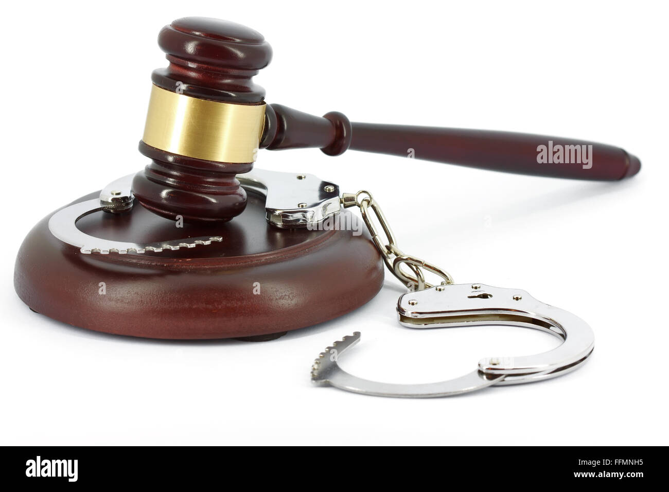 Judge gavel and handcuffs hi-res stock photography and images - Alamy