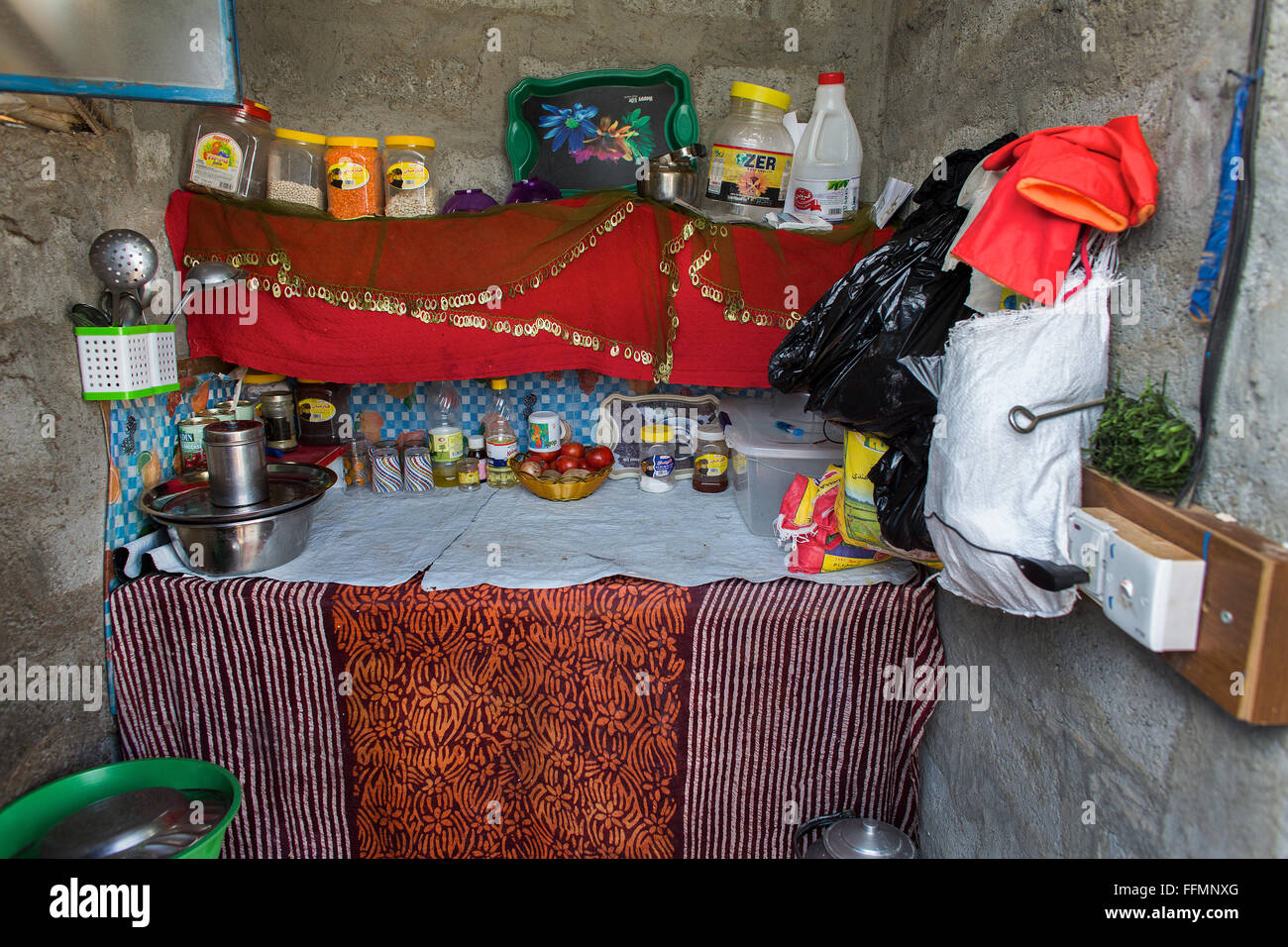 kitchen in ashdi refugee camp, Iraq Stock Photo - Alamy