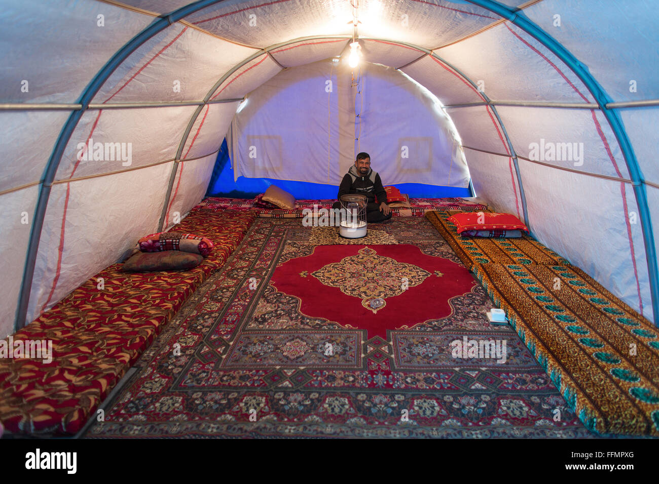 Arabs their tent hi-res stock photography and images - Alamy