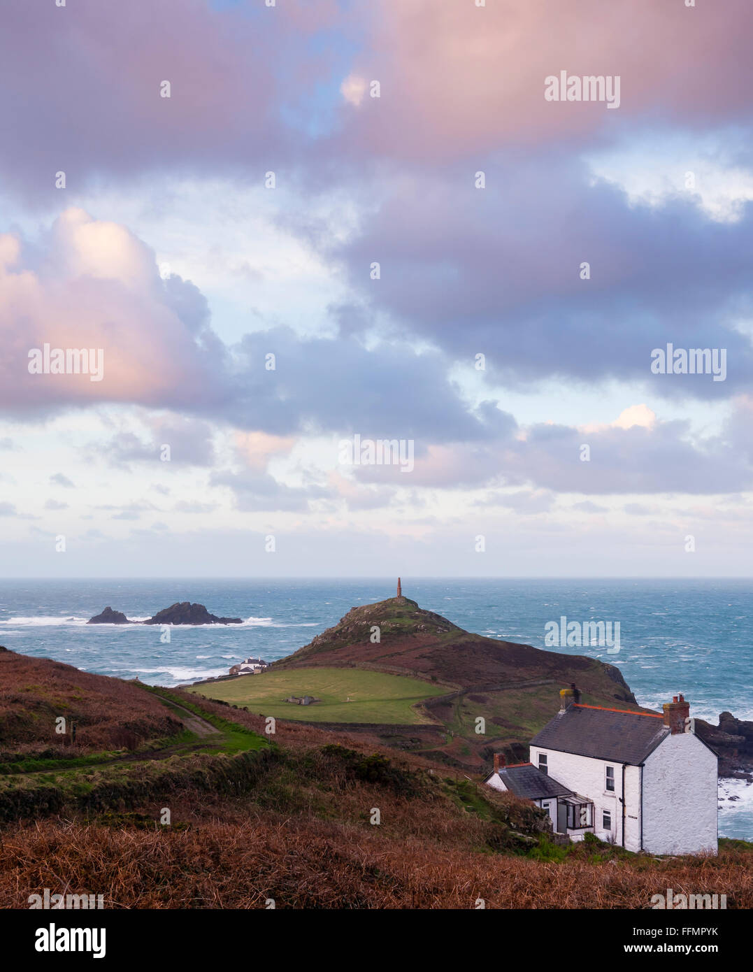 Cape cottage hi-res stock photography and images - Alamy