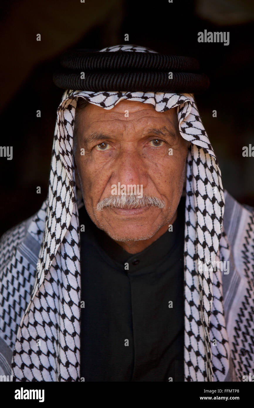 Kurdish old man hi-res stock photography and images - Alamy