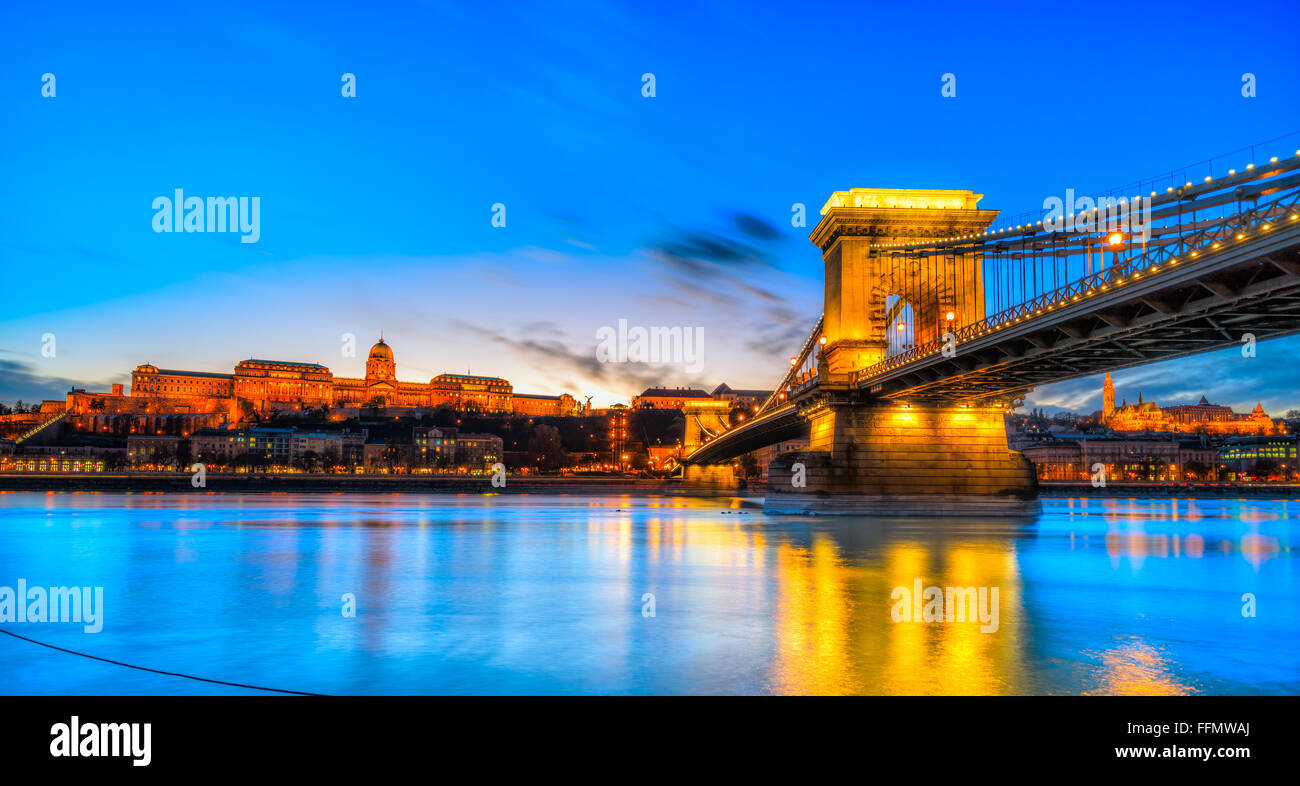 Budapest, Chain Bridge and Buda Castle, Hungary Stock Photo - Alamy