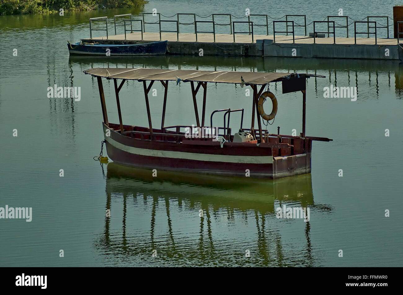 Traditional greek boat hi-res stock photography and images - Alamy