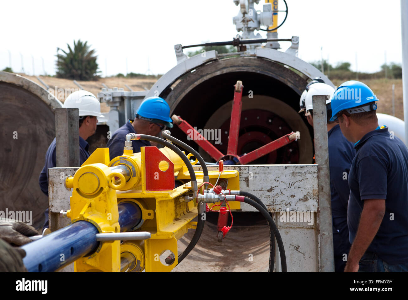 Pipeline inspection, Pigging Stock Photo - Alamy