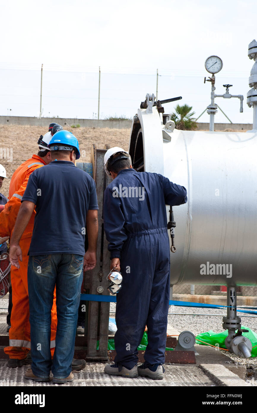 Pipeline inspection, Pigging Stock Photo - Alamy