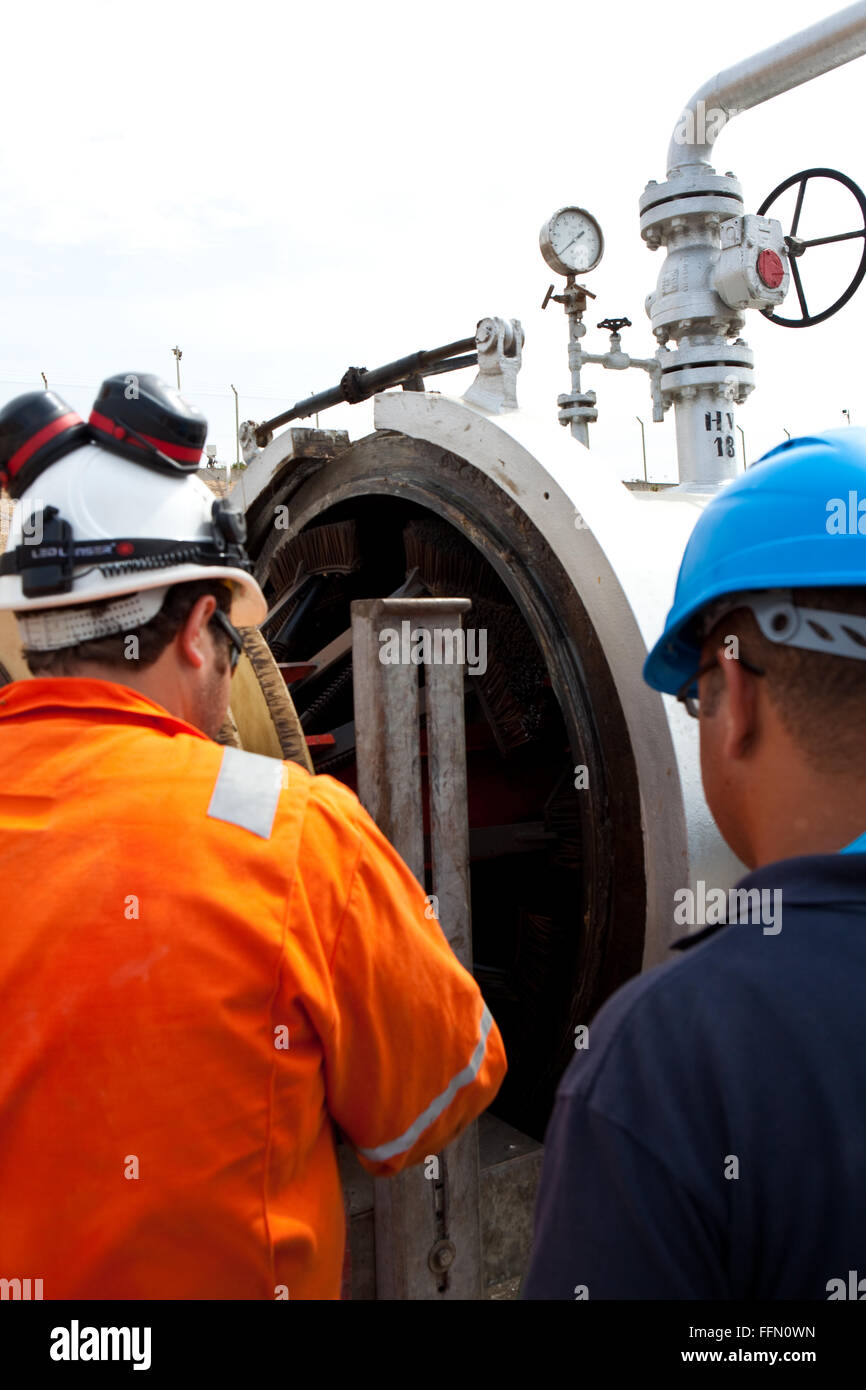 Pipeline inspection, Pigging Stock Photo - Alamy