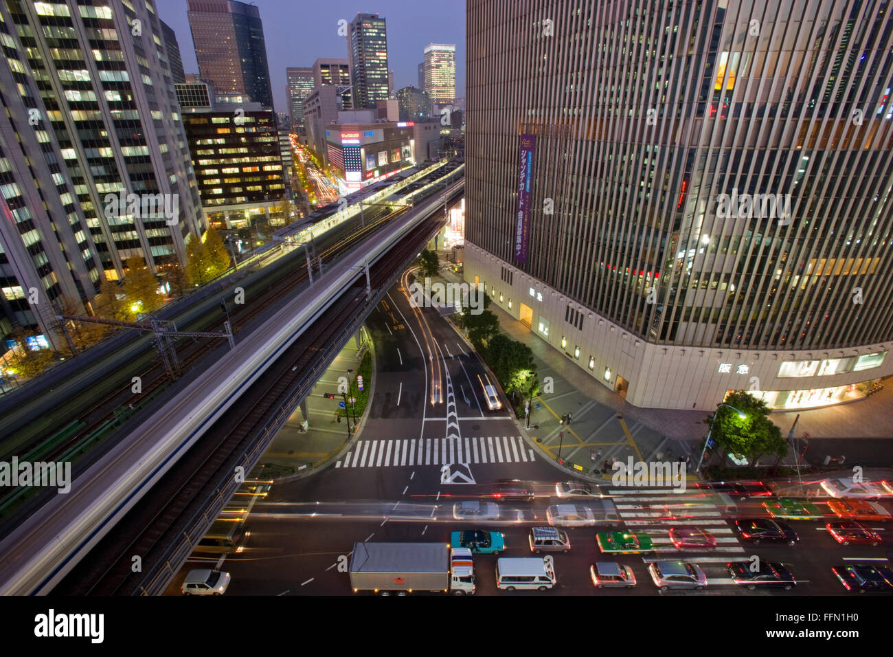 Slow shutter speed train hi-res stock photography and images - Alamy