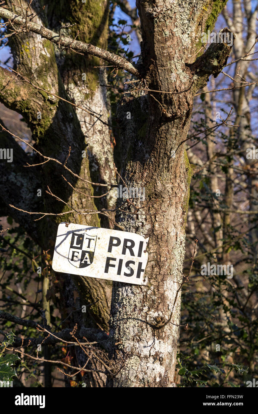 Private fishing sign hi-res stock photography and images - Alamy