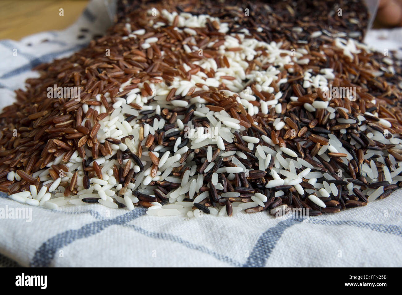 whole grain white rice on cloth Stock Photo - Alamy