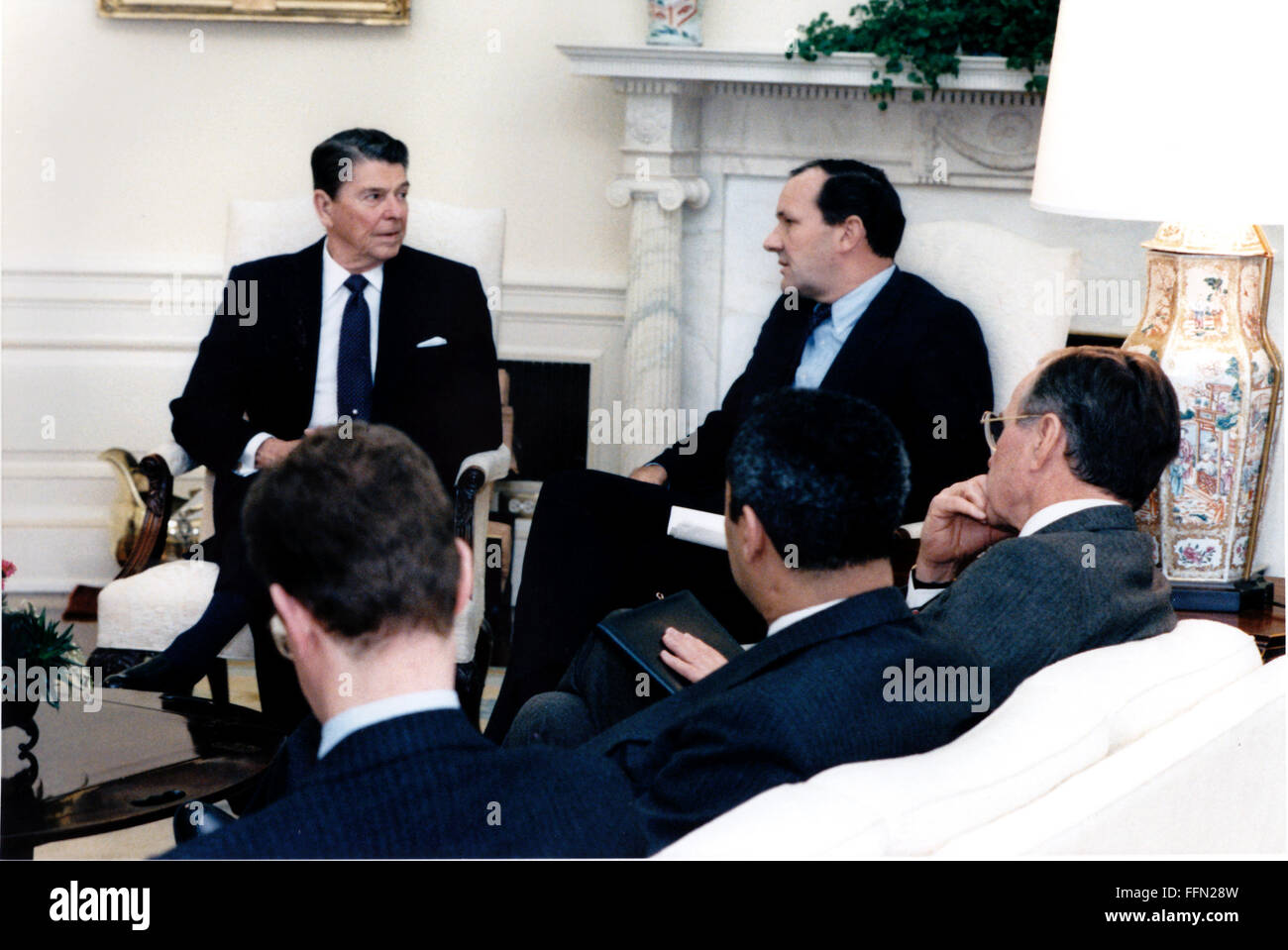 1987 bush hi-res stock photography and images - Alamy