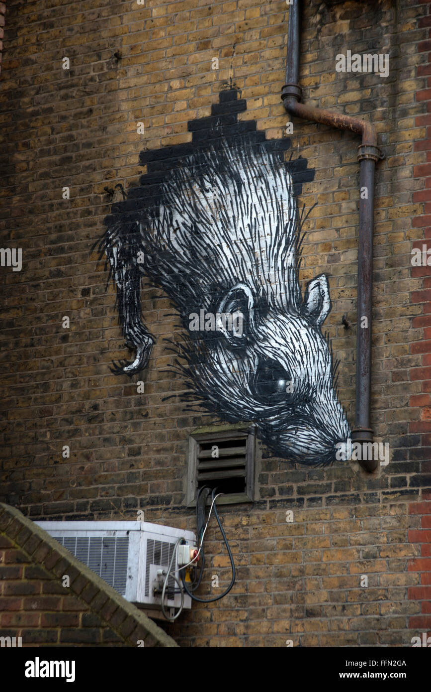 Rat by ROA, New Goulston Street. Graffiti on a wall Stock Photo - Alamy