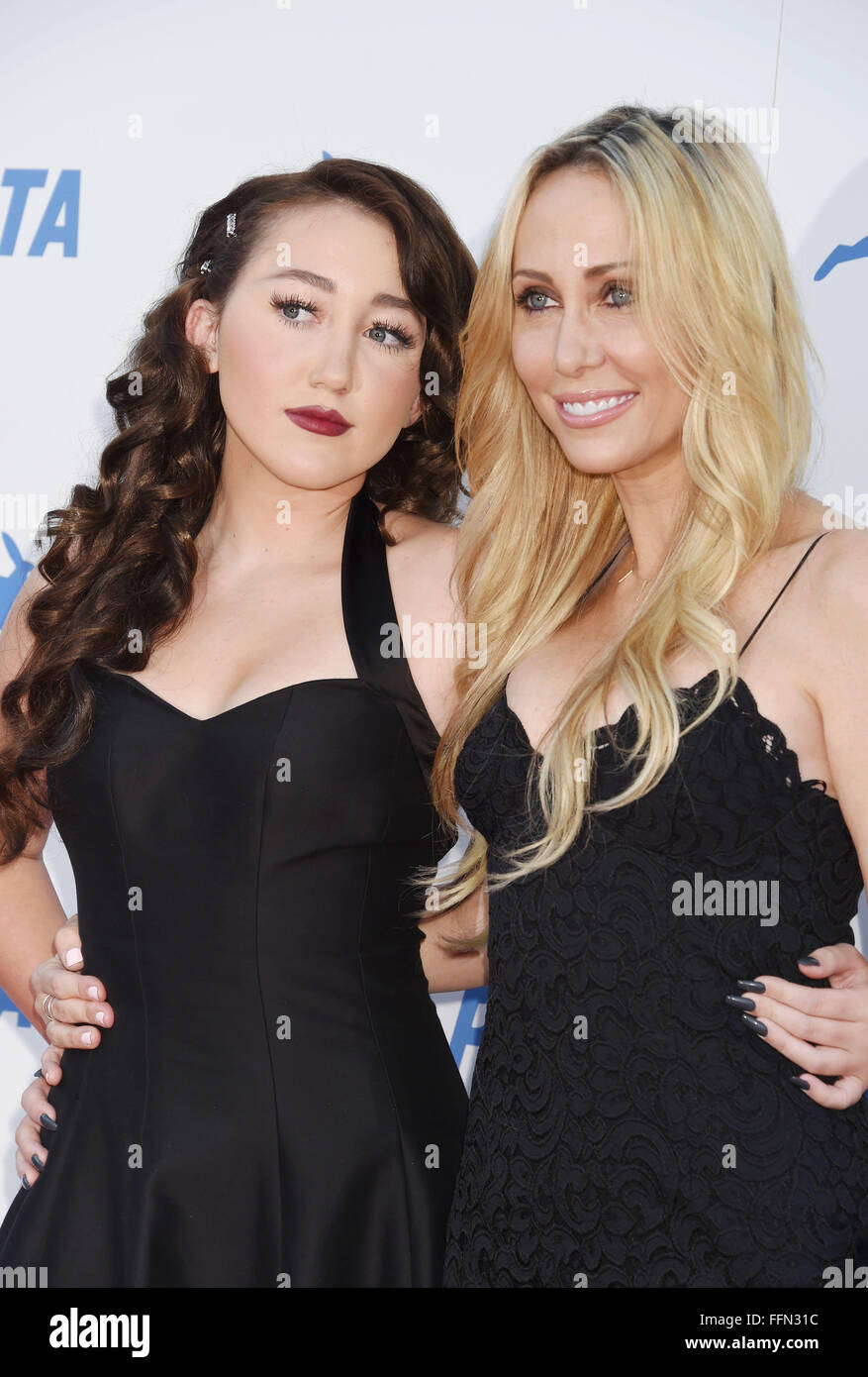Noah Cyrus Stock Photos & Noah Cyrus Stock Images - Alamy