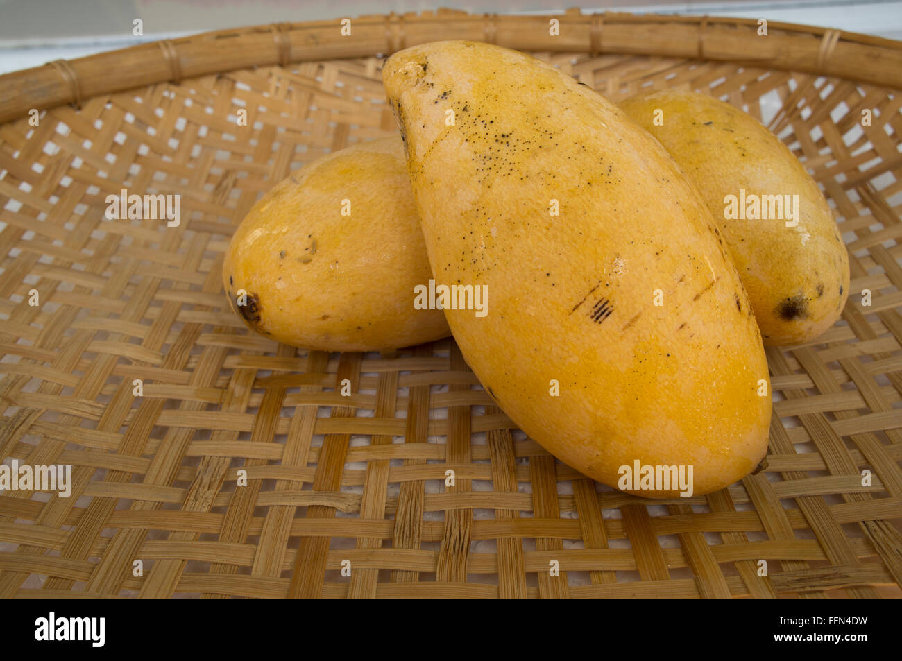 Healthy round ripe mangoes hi-res stock photography and images - Alamy