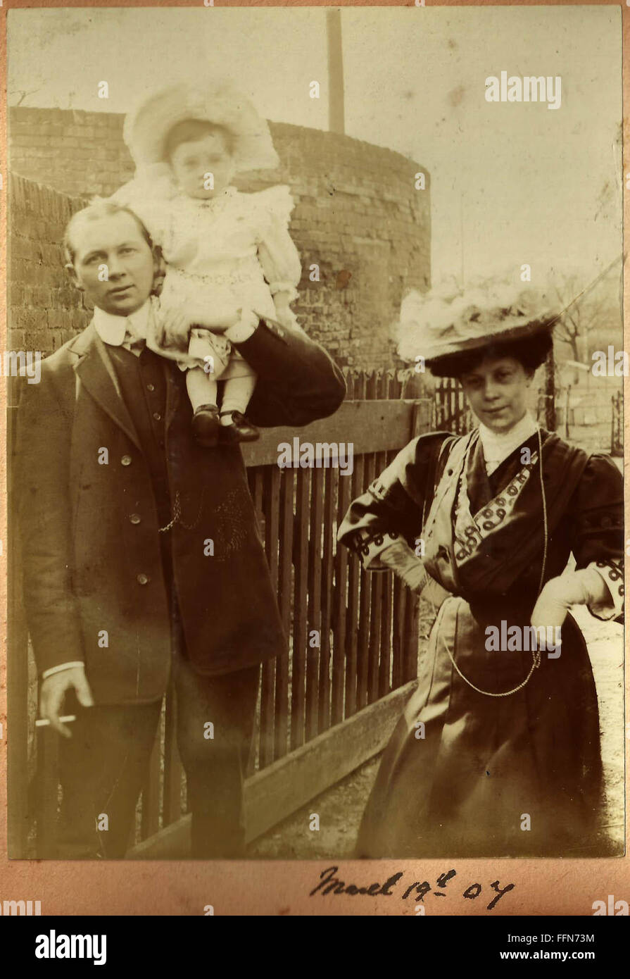 Edwardian Couple High Resolution Stock Photography and Images - Alamy