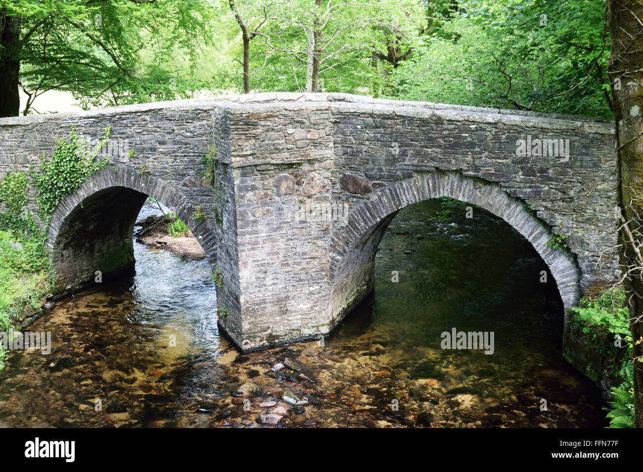 Bridge over stream cornwall hi-res stock photography and images - Alamy