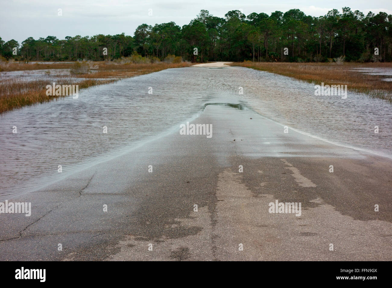Paved road highway hi-res stock photography and images - Alamy