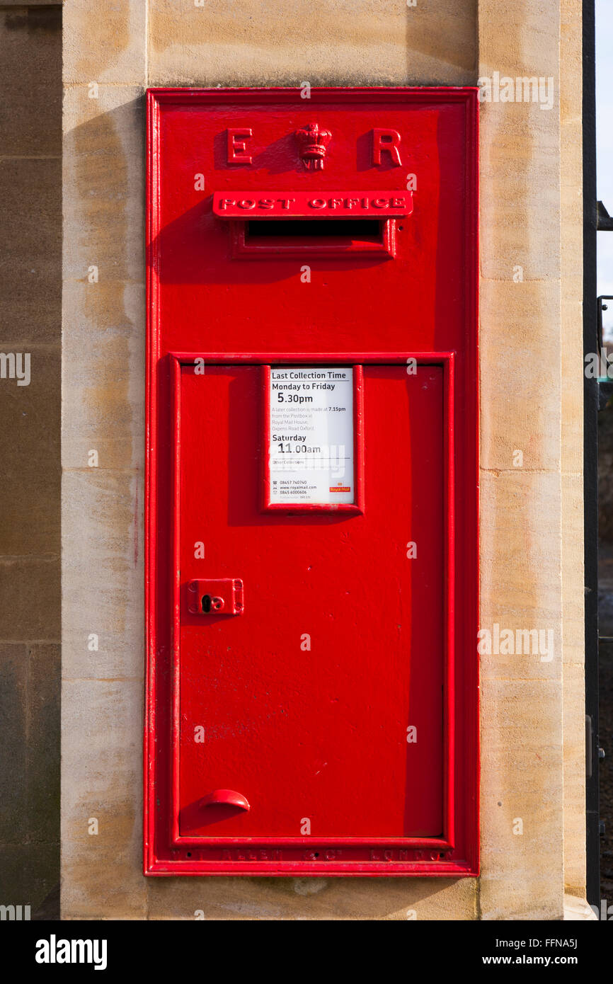 Queen Elizabeth ll surface / wall mounted post box / letterbox ...