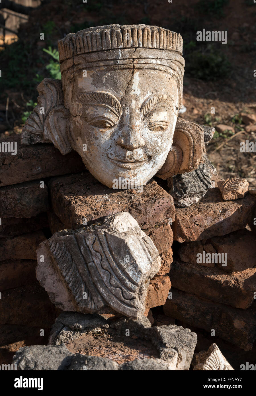 Crumbling stucco hi-res stock photography and images - Alamy