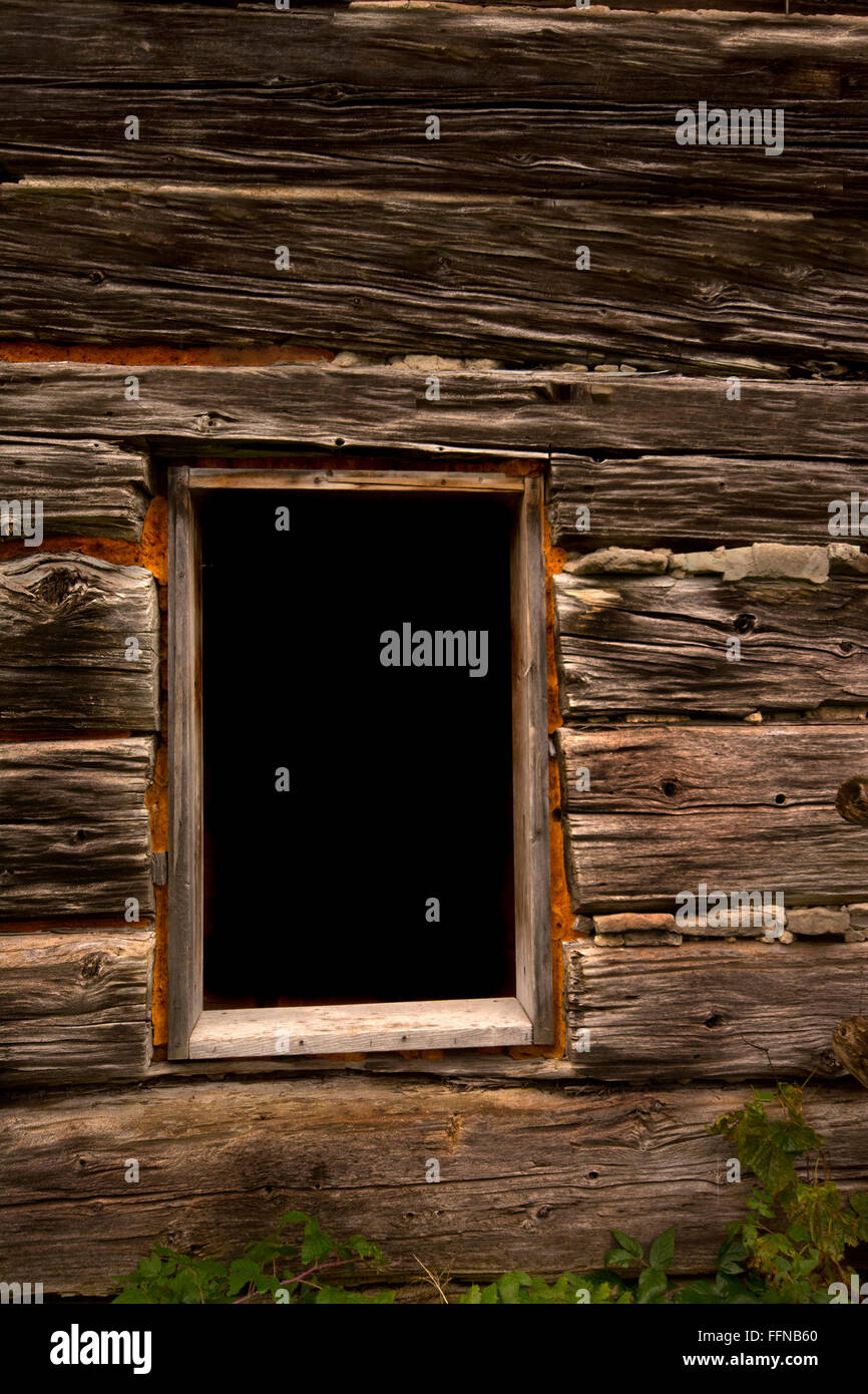 window in an old log cabin no glass Stock Photo - Alamy