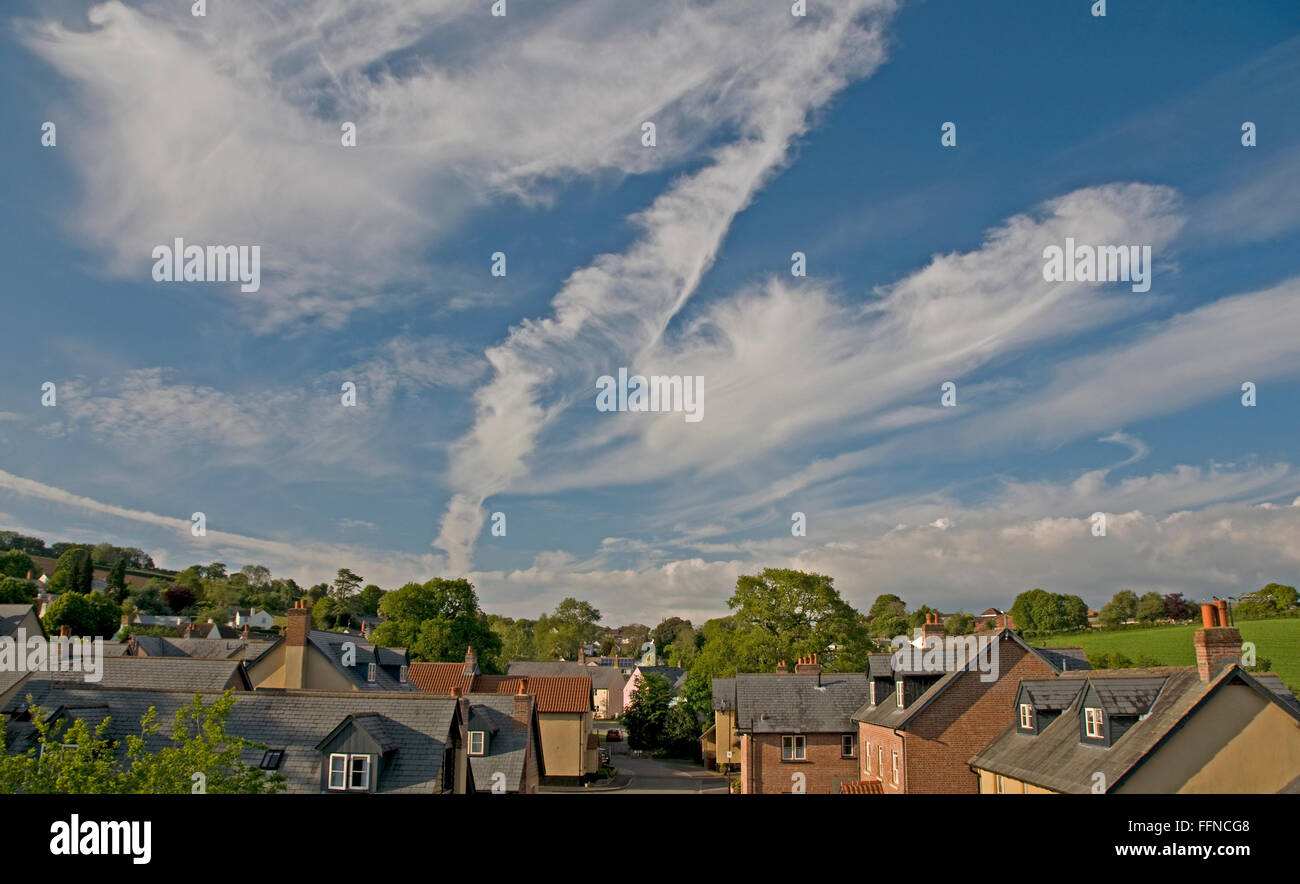 Attractive cirrus cloud decorates the skies over Bradninch, Devon Stock ...