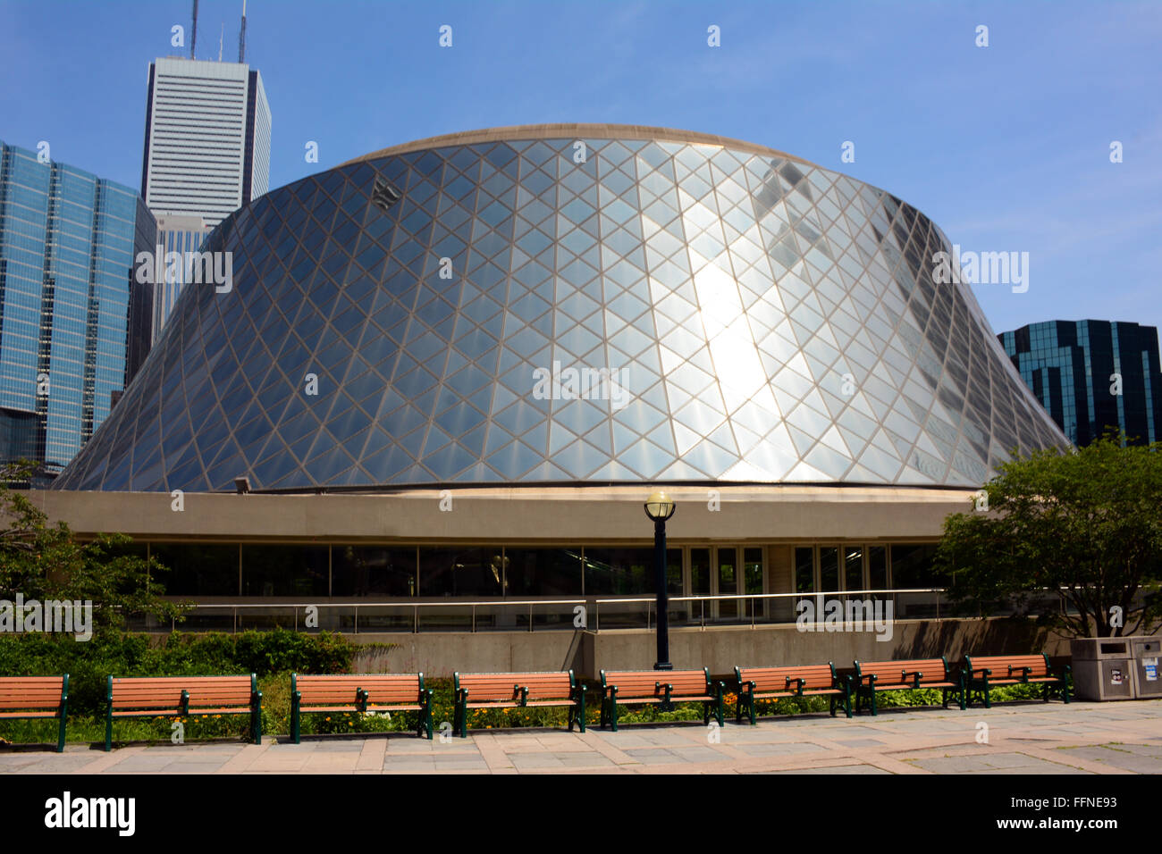 Roy thomson hall hi-res stock photography and images - Alamy