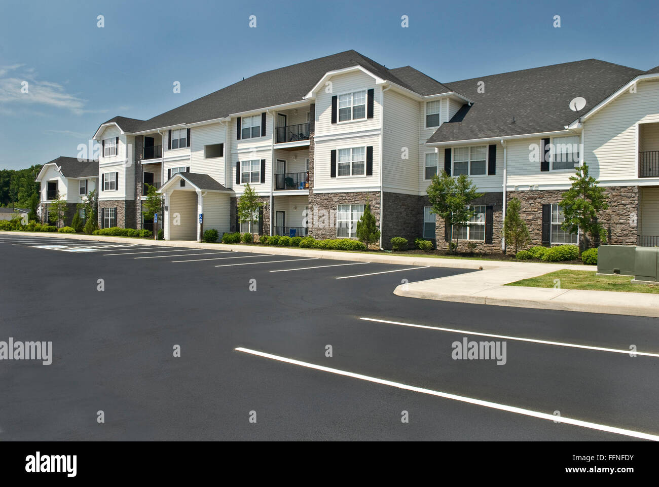 Luxury Apartment Complex Stock Photo - Alamy Luxury Apartment Complex Stock Photo - Alamy