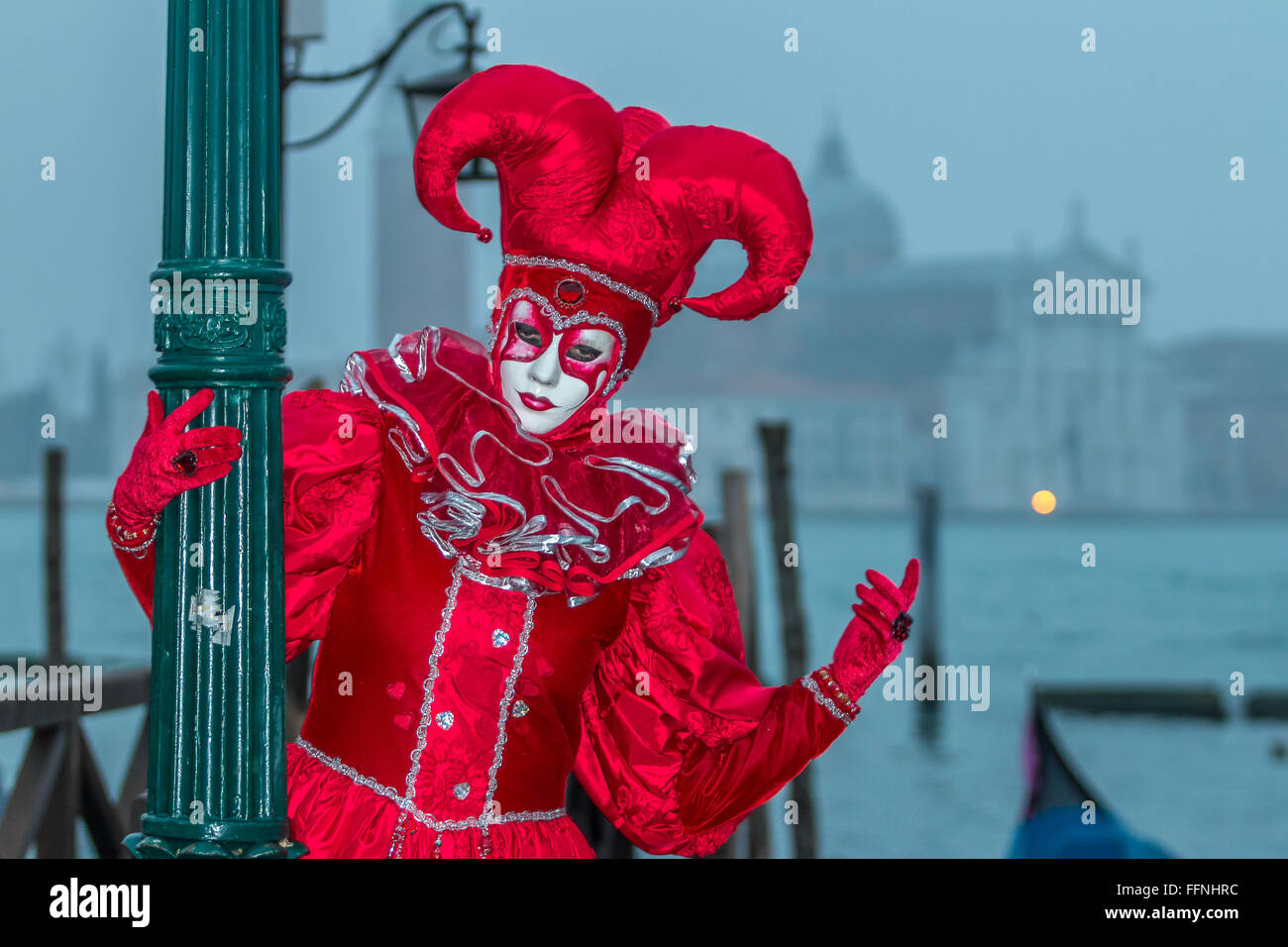 Venice carnival mask and costume Stock Photo - Alamy