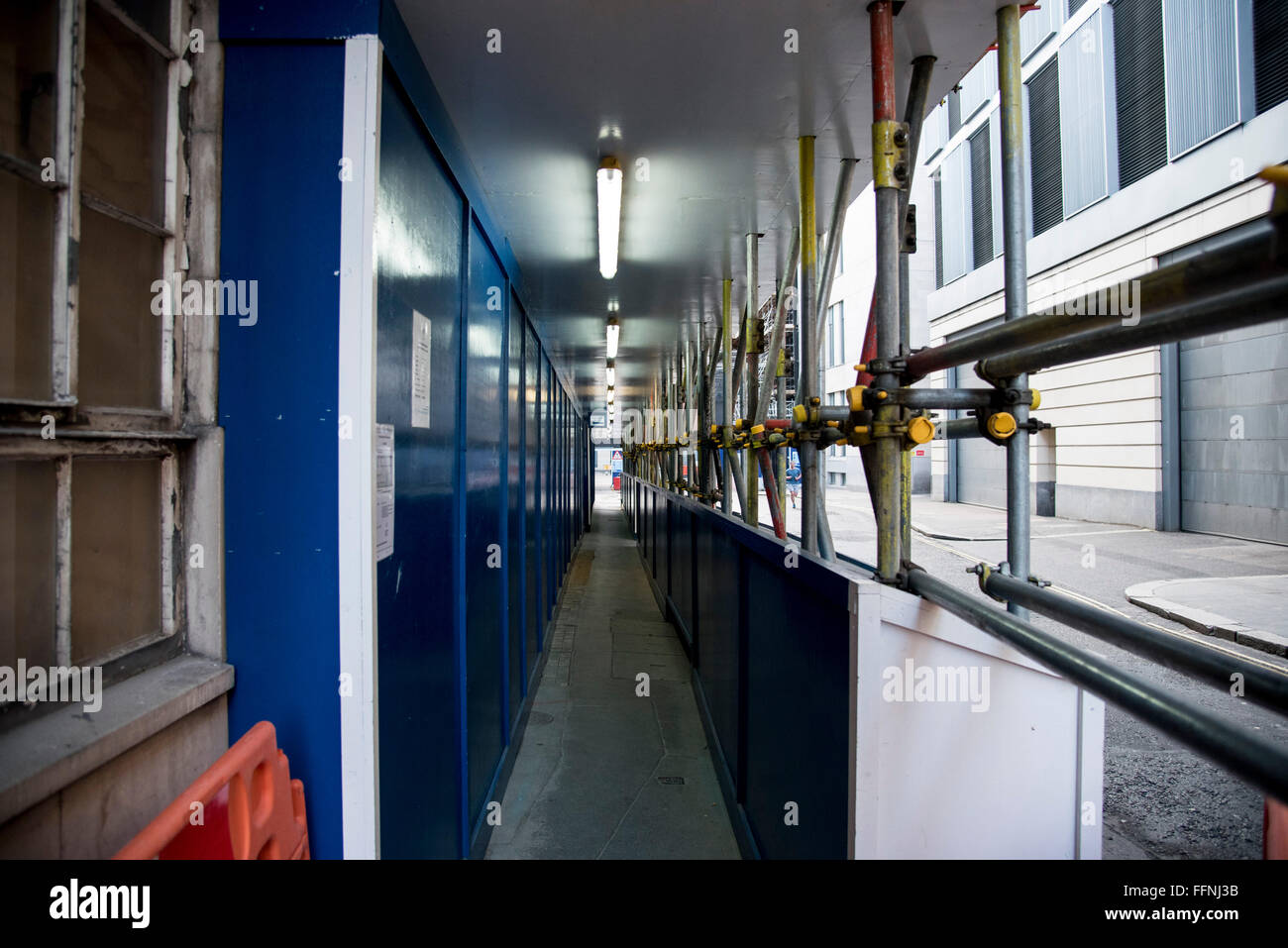 Pavement scaffolding hi-res stock photography and images - Alamy