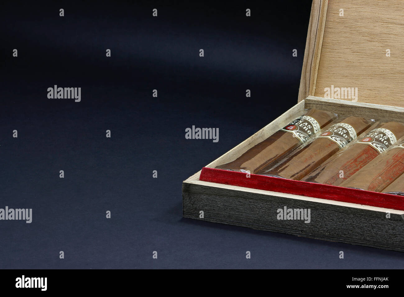 Cigar box hi-res stock photography and images - Alamy